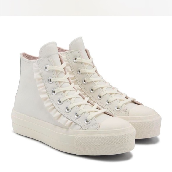 Converse | Shoes | Converse Cream Hightop Sneakers With Platform Sole ...